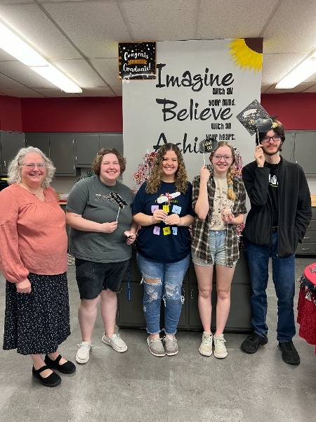 Neoga CUSD 3 - Good Luck Seniors